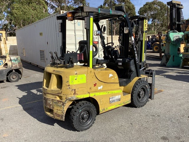 Yale GLP25TKE Counterbalance Forklift Auction (0004-9050657) | Grays ...