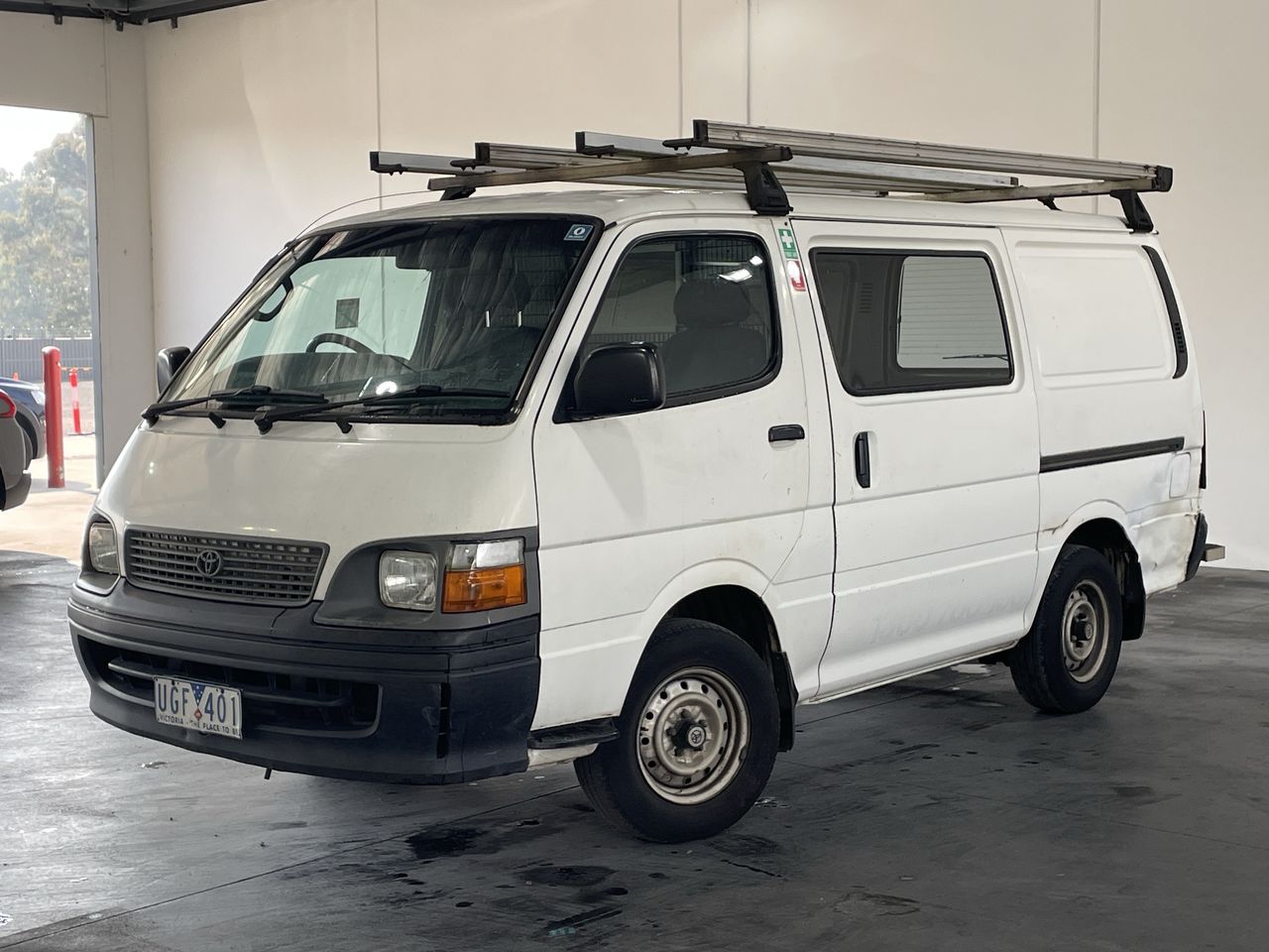 2001 Toyota Hiace RZH103R Automatic Van Auction (0001-21026697) | Grays ...