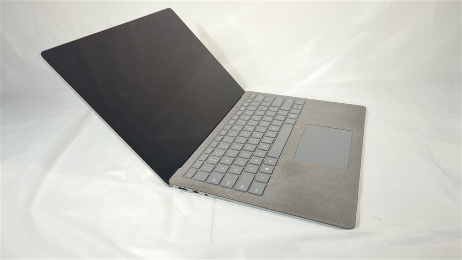Microsoft Surface Laptop 2 13.5-Inch, Silver Auction (0007-2558936 ...