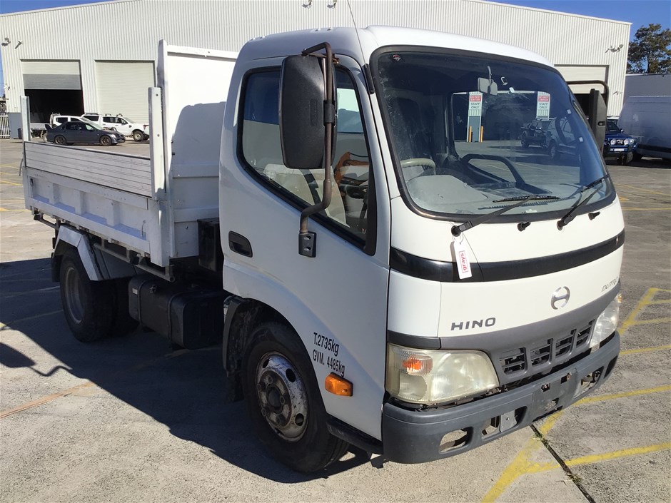 2004 Hino Dutro U305 4 x 2 Tipper Truck Auction (0001-5056475) | Grays Australia