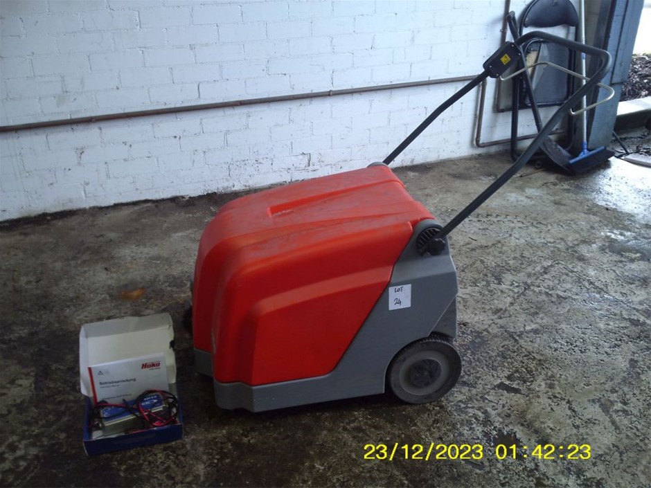 Electric Floor Sweeper Hako Sweepmaster B500 Auction (0024-5056466 ...