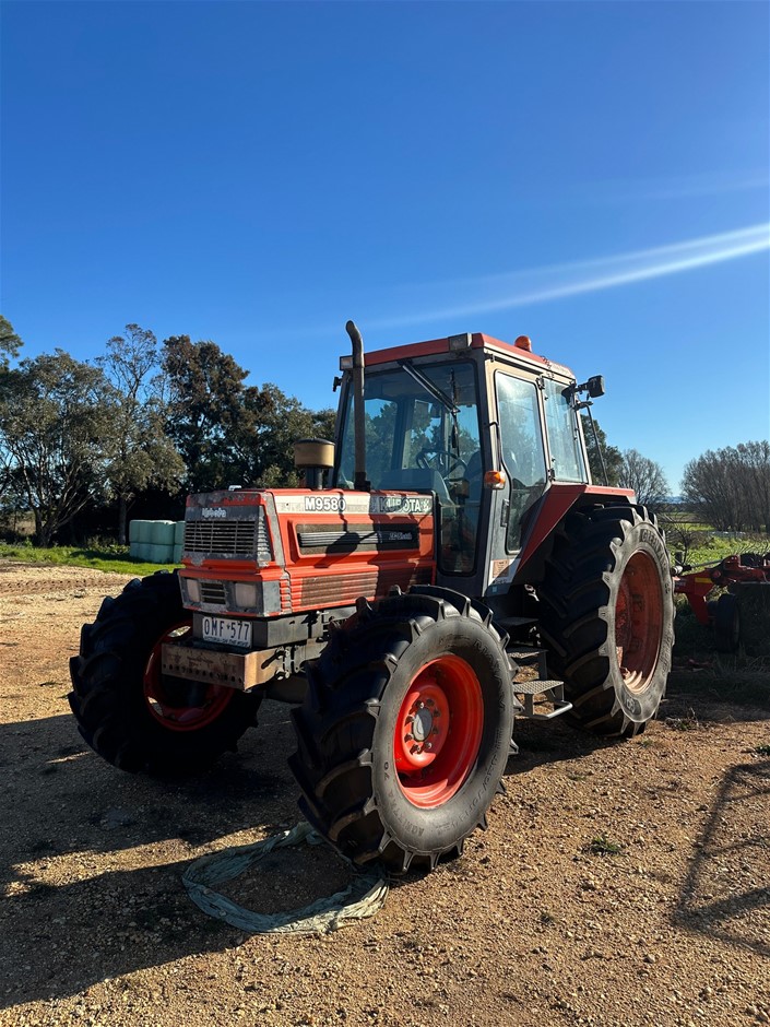 1997 Kubota M9850 4WD Tractor Auction (0036-3029240) | Grays Australia