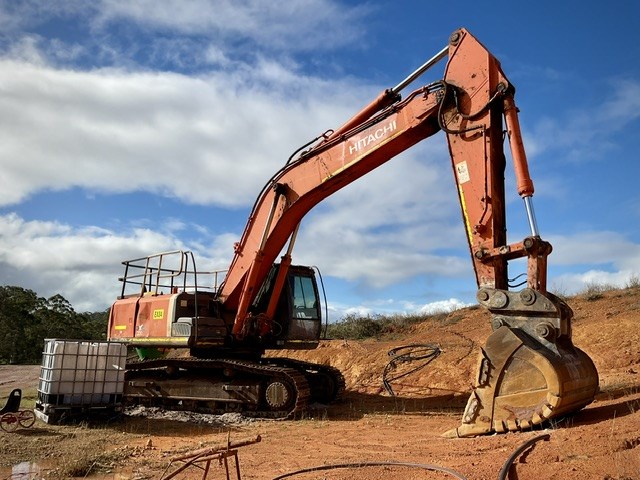 2013 Hitachi ZX330-3 Hydraulic Excavator Auction (0012-9050928) | Grays ...
