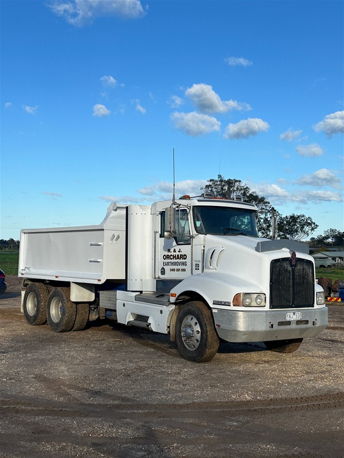 2004 Kenworth T404 6 x 4 Tipper Truck Auction (0002-3029240) | Grays ...