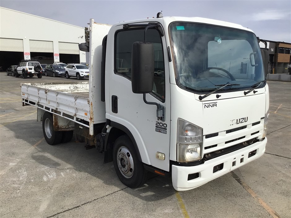 2008 Isuzu NNR 200 4 x 2 Tray Body Truck Auction (0093-5056580) | Grays Australia