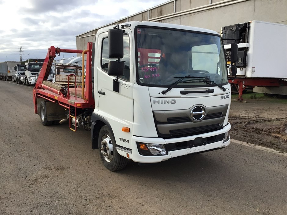 2020 Hino FC 4 x 2 Skip Bin Truck Auction (0049-3029381) | Grays Australia