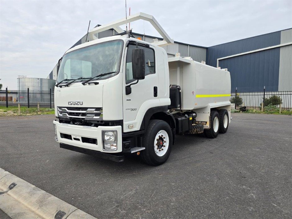 2020 Isuzu FVZ 260-300 6 x 4 Water Truck Auction (0009-3029381) | Grays ...