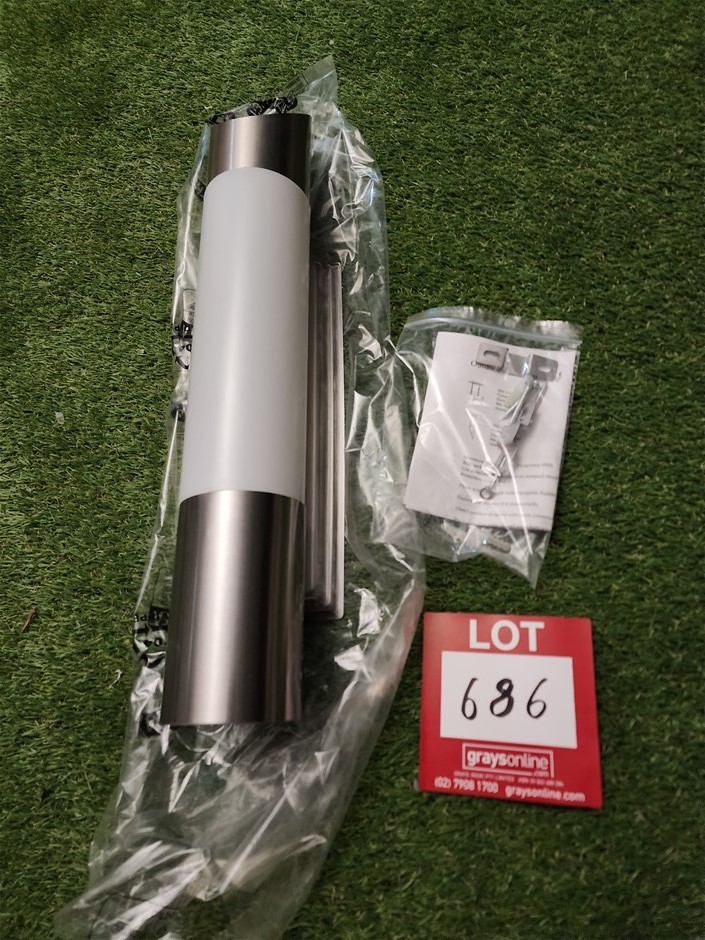 Stainless Steel Wall Mountable Light Auction (0686-5056921) | Grays ...