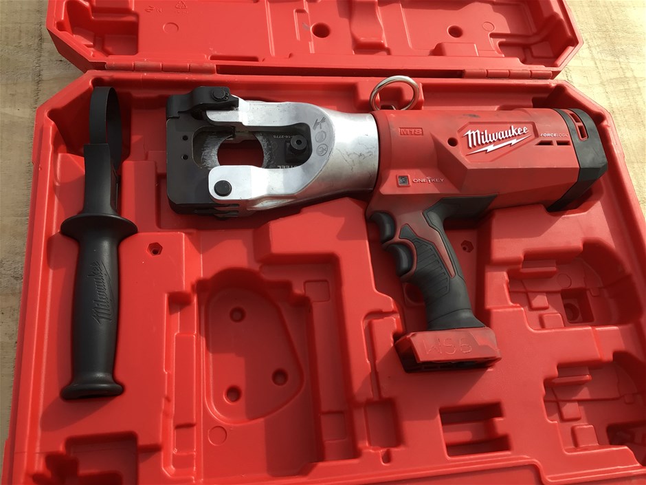 Milwaukee M18 HCC45 Cordless Cable Cutter Auction (0072-8018905 ...