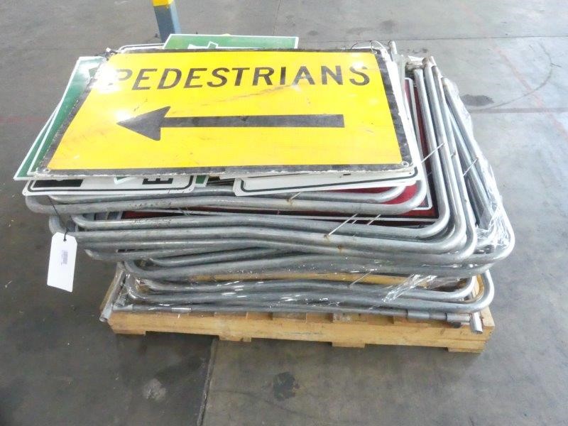 Quantity of Assorted Road Safety Signs Auction (0036-5057069) | Grays ...