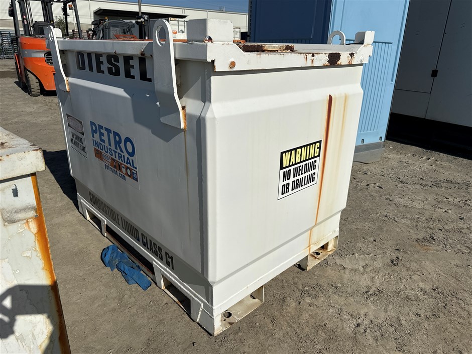 860L Bunded Diesel Fuel Cell/Tank Auction (0003-7052582) | Grays Australia