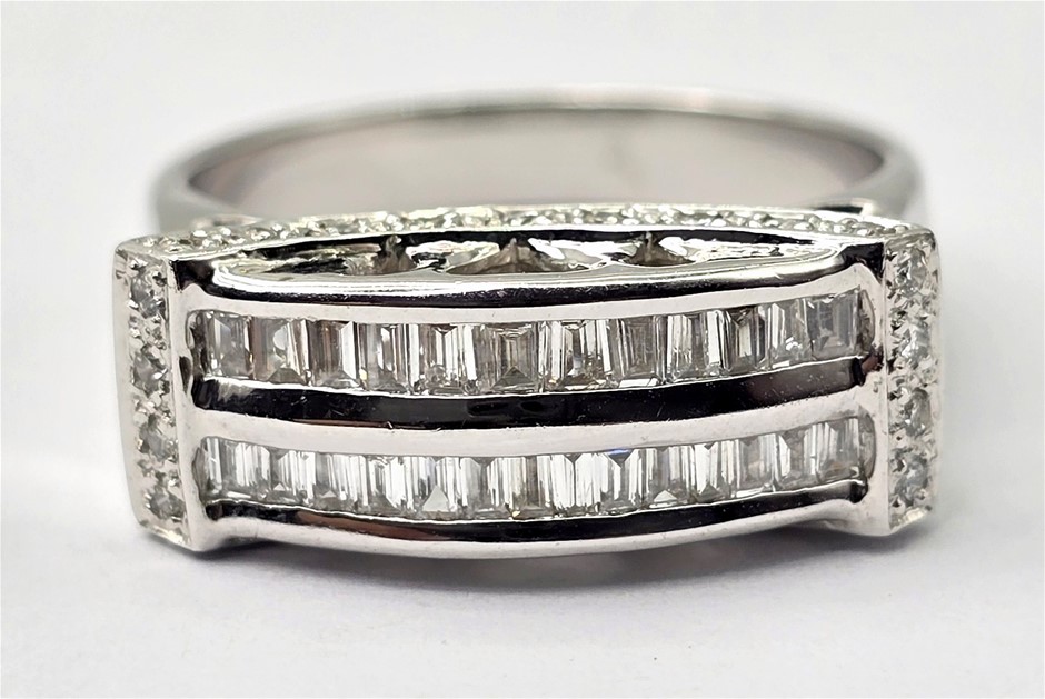 14CT WHITE GOLD AND DIAMOND RING - $6K VALUATION Auction (0001-2560672 ...