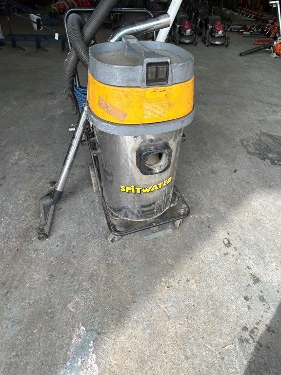 SPITWATER Vacstorm Wet & Dry Commercial Mobile Vacuum Auction (0040 ...