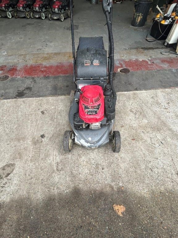 HONDA HRU 196 Buffalo Classic Push Mower with Soft Catcher Auction ...