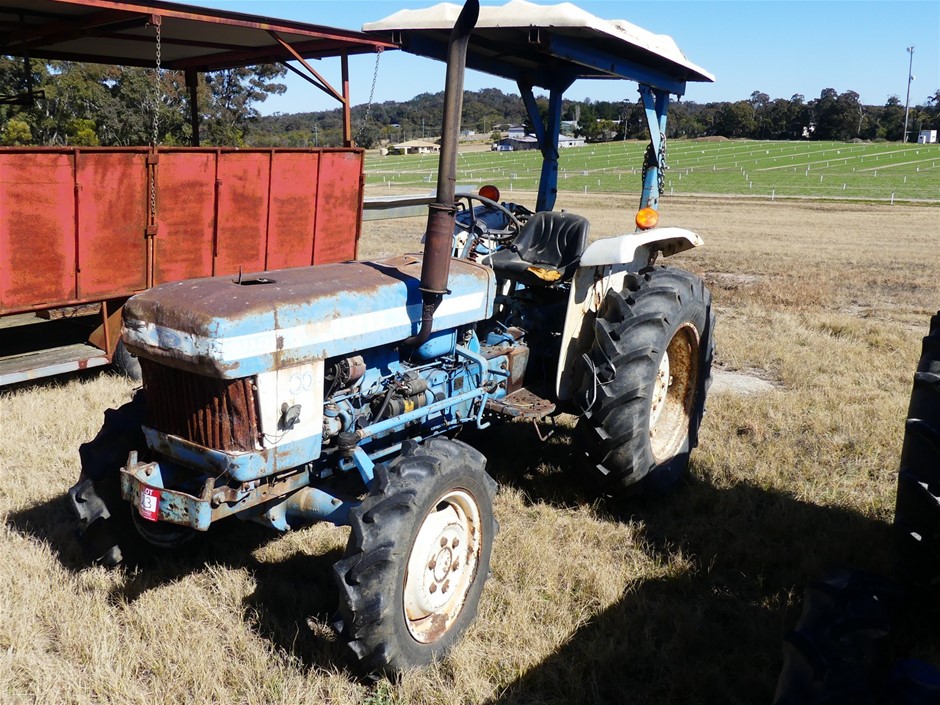 Circa 1985 Ford 2110/AV3196 Compact Utility Tractor Auction (0023 ...