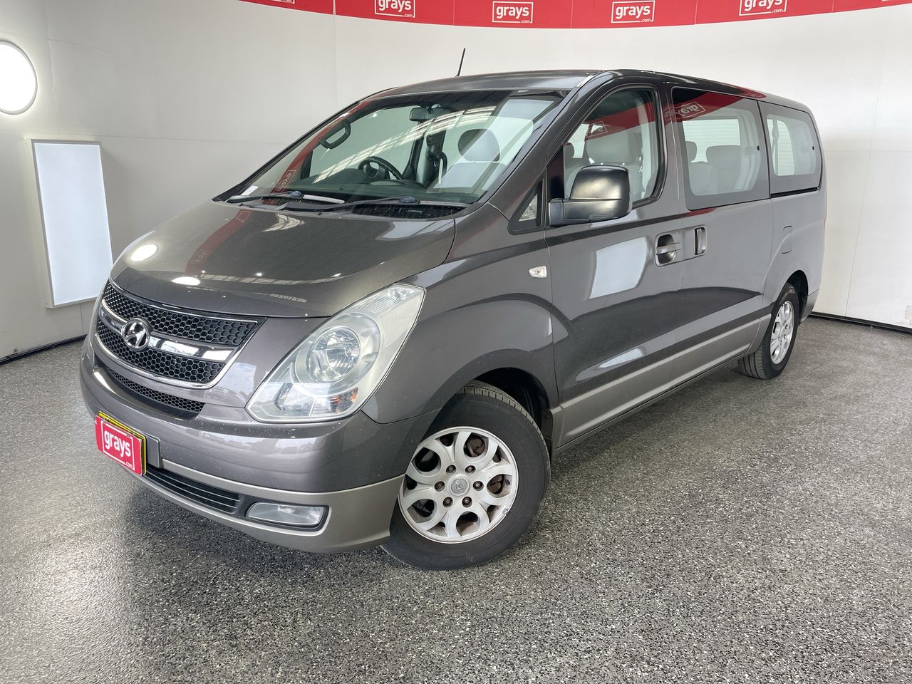 2011 Hyundai iMAX TQ Turbo Diesel Automatic 8 Seats People Mover ...