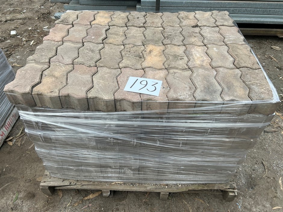 Unipave Pavers 80mm thick Red/Grey Colour, 360 Units Auction (0093 ...