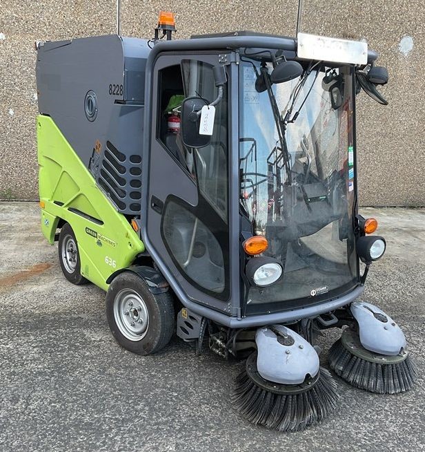 Green Machine 636 Street Sweeper Auction (0001-5057411) | Grays Australia