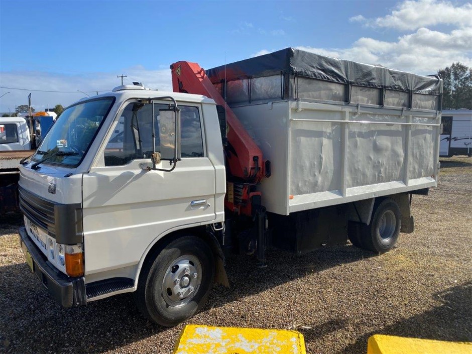 1989 Mazda T3500 4x2 Tipper Crane Truck Auction (0046-5057426) | Grays ...