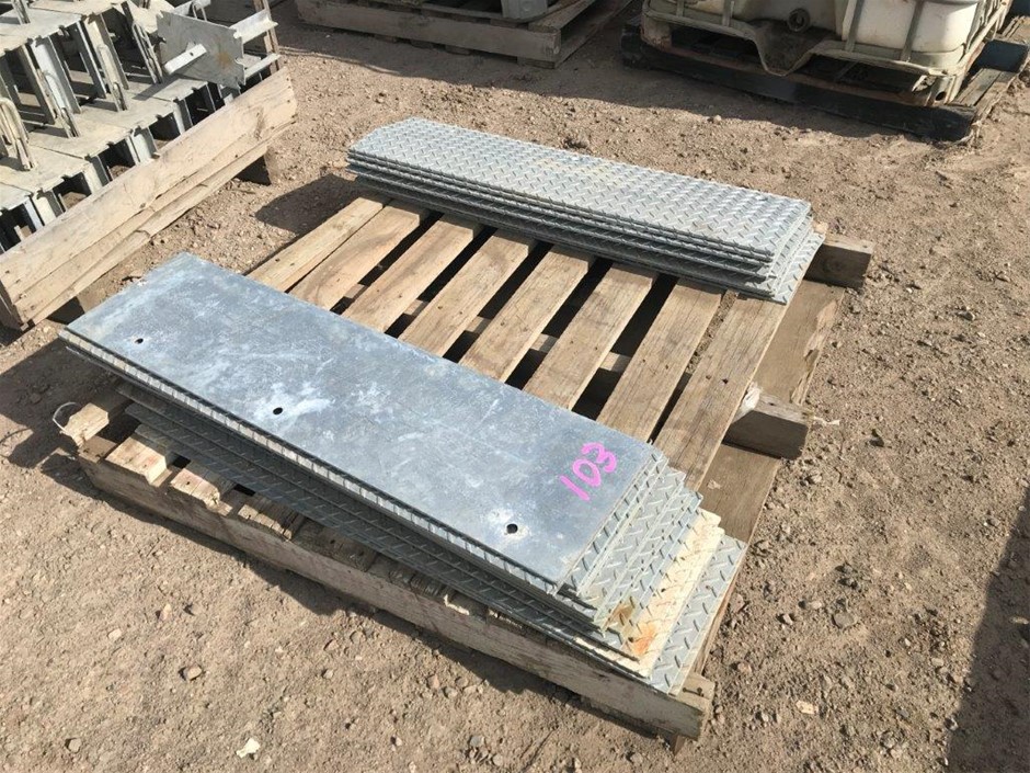 1x Pallet of Galvanised Steel Kick Plates Auction (0103-3030224 ...