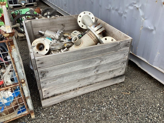 Crate Of Scrap Stainless Steel Pipe Fittings Auction (0051-9053047 ...