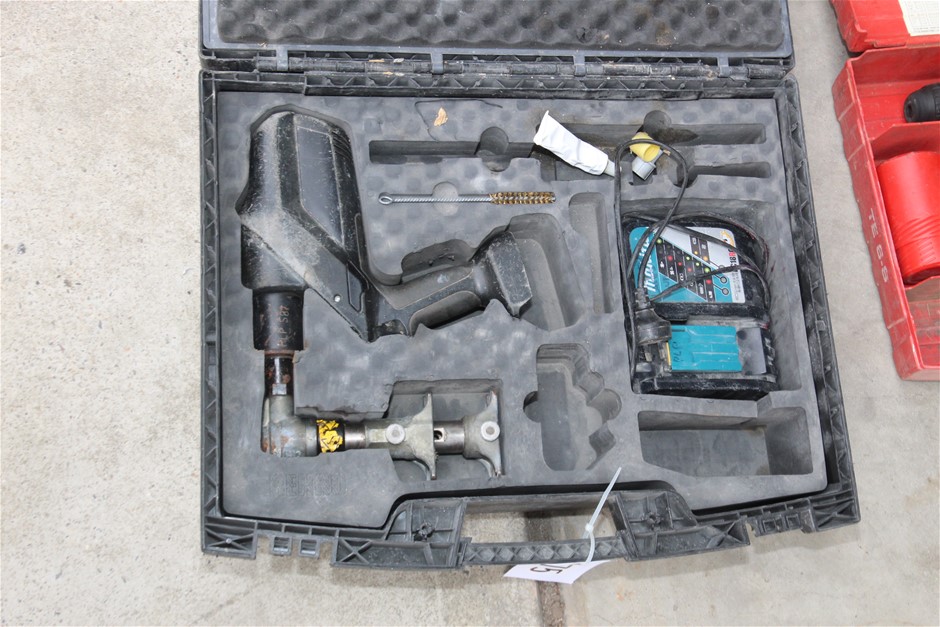 Rehau RAUTOOL Cordless Rehau Hand Press Tool in Poly Case Auction (0075 ...