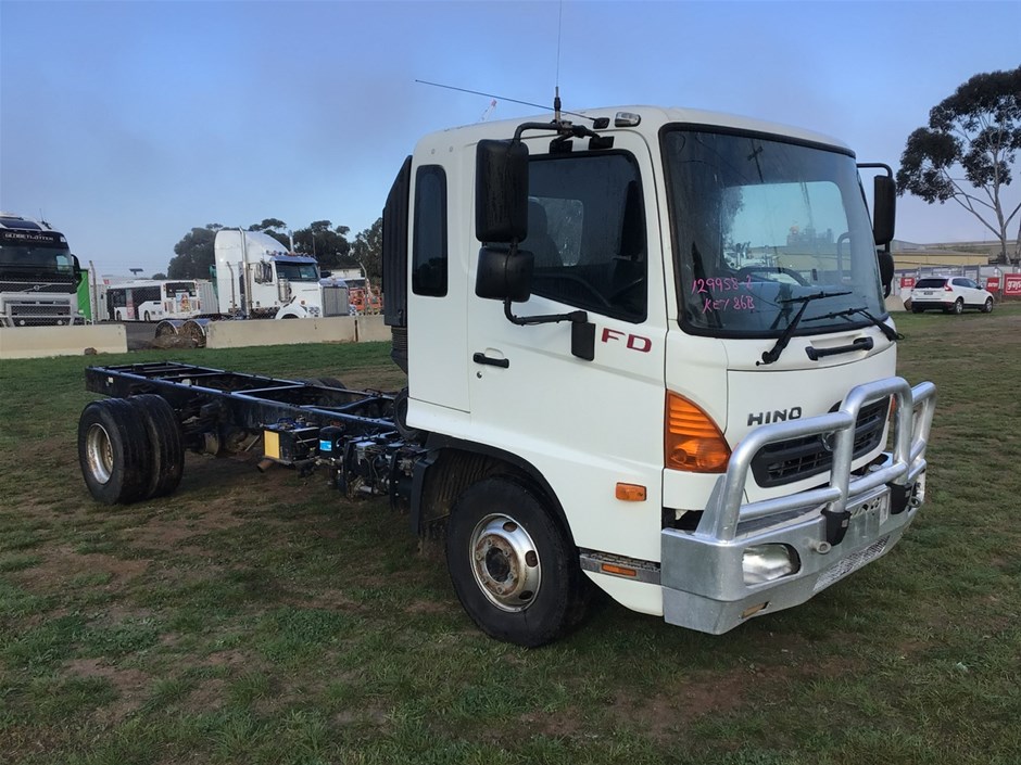 2010 Hino FD 500 4 x 2 Cab Chassis Truck Auction (0001-3030055) | Grays Australia
