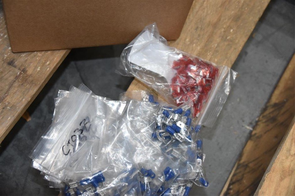 Box of Micro Blade Fuses & Quick Crimp Electrical Terminals Auction ...