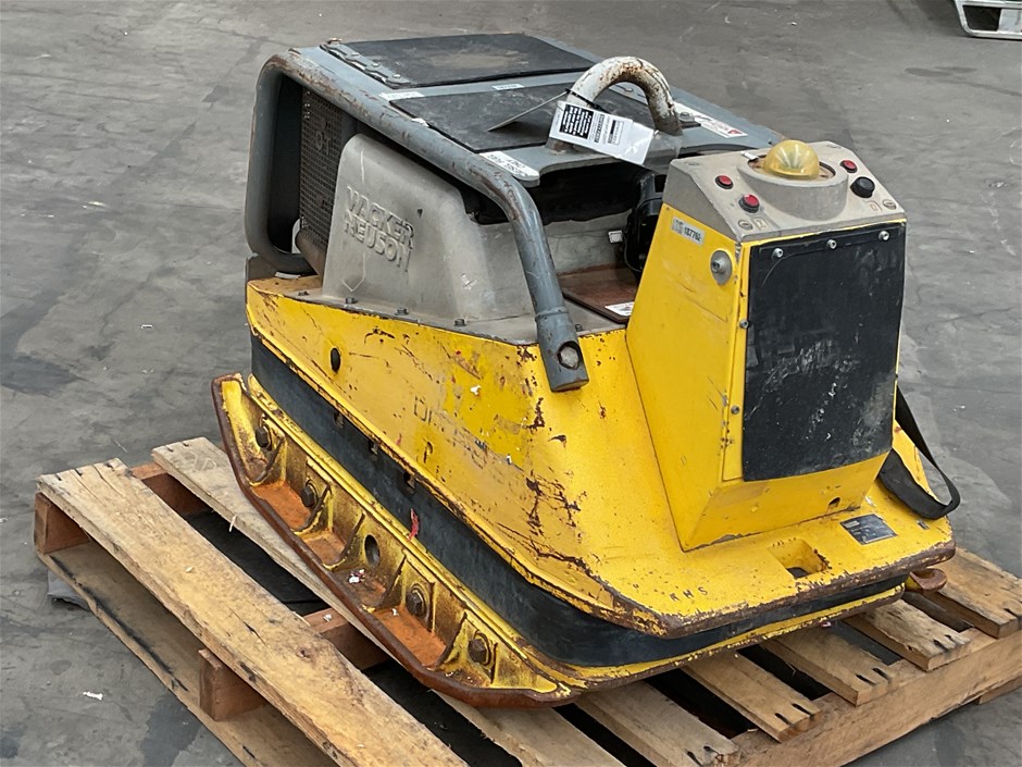 Wacker Neuson DPU 7060F Plate Compactor Remote Control Auction (0039 ...
