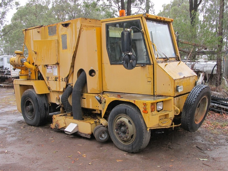 Holden Rodeo dual cab ute tub, unused with tail lights (198521-29 ...