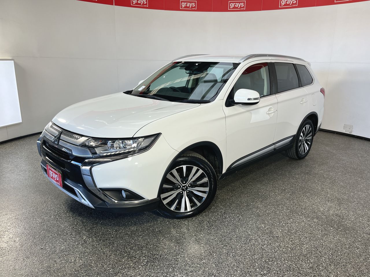 2020 Mitsubishi Outlander LS 2WD ZL CVT 7 Seats Wagon Auction (0001 ...