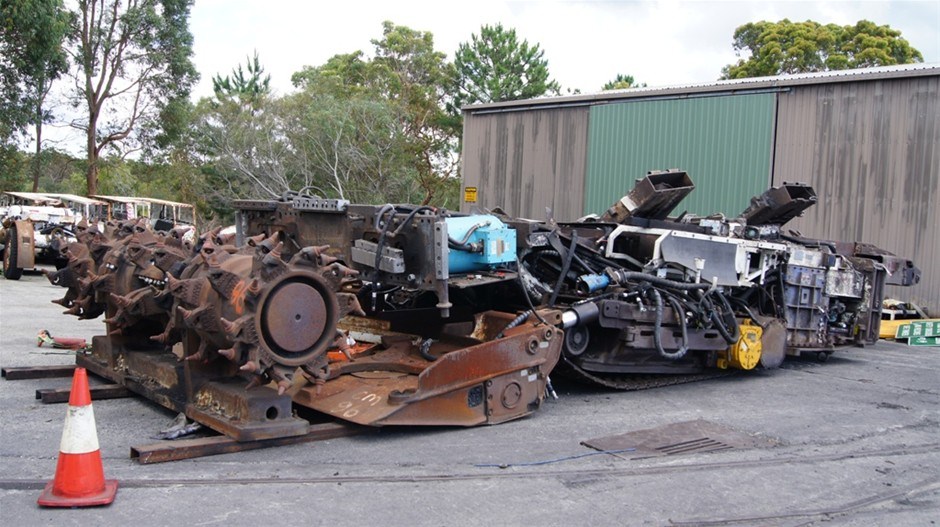 Continuous miner, Jeffrey 1038 Continuous Miner, 1000V, remote control ...