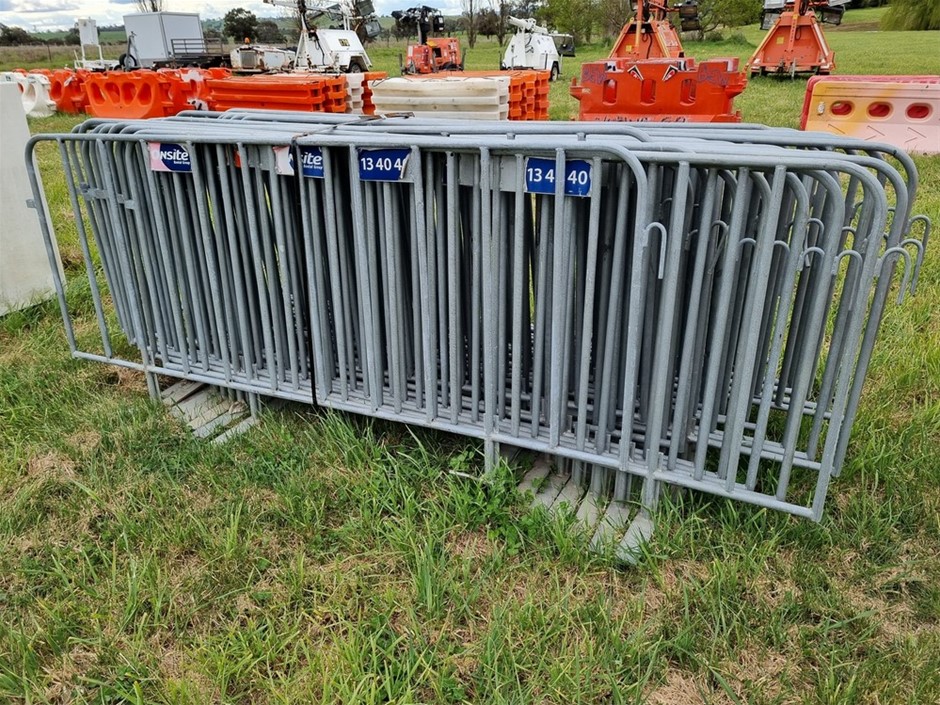 Qty 25 x Pedestrian Fence Panels Auction (0036-5057808) | Grays Australia