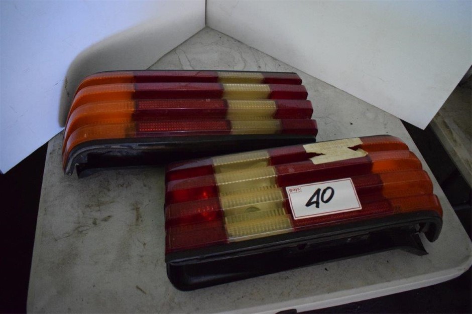 Lot of 2 Mercedes W126 Rear Tail Light Clusters Auction (0038-9054313 ...