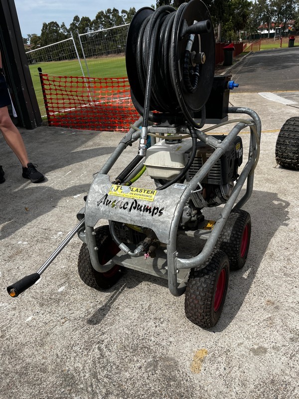 Aussie Pumps Jetblaster High Pressure Washer Cart + Attachments Auction ...