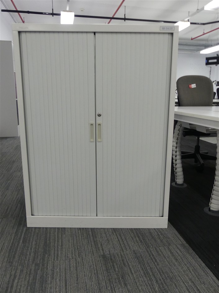 Qty 1 x Dexion Metal Storage Cabinet Auction (0411-5057997) | Grays ...