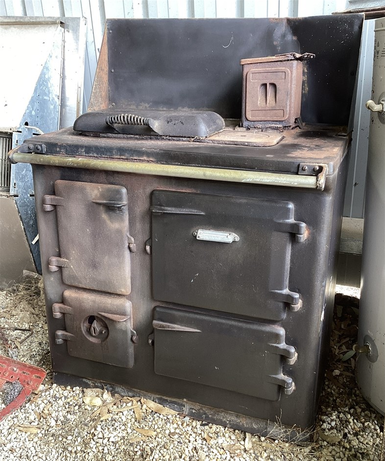 Slow Combustion Wood Stove Auction (0121-3030695) | Grays Australia