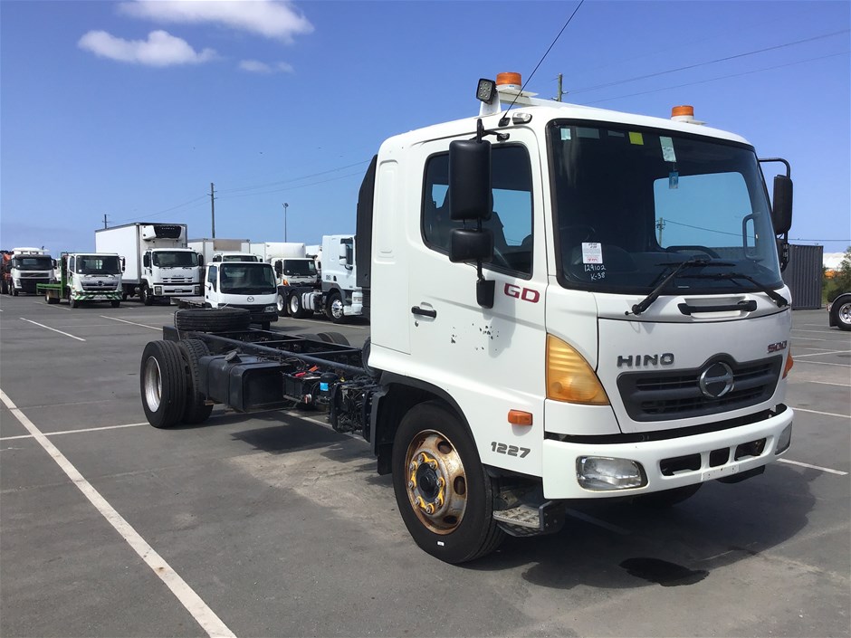 2010 Hino GD 4 x 2 Cab Chassis Truck Auction (0001-7054566) | Grays ...