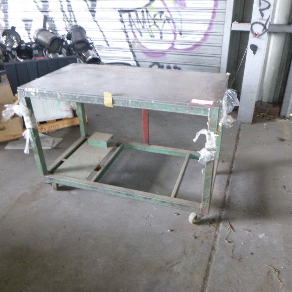 Steel bench/table with steel bench top Auction (0062-3030991) | Grays ...