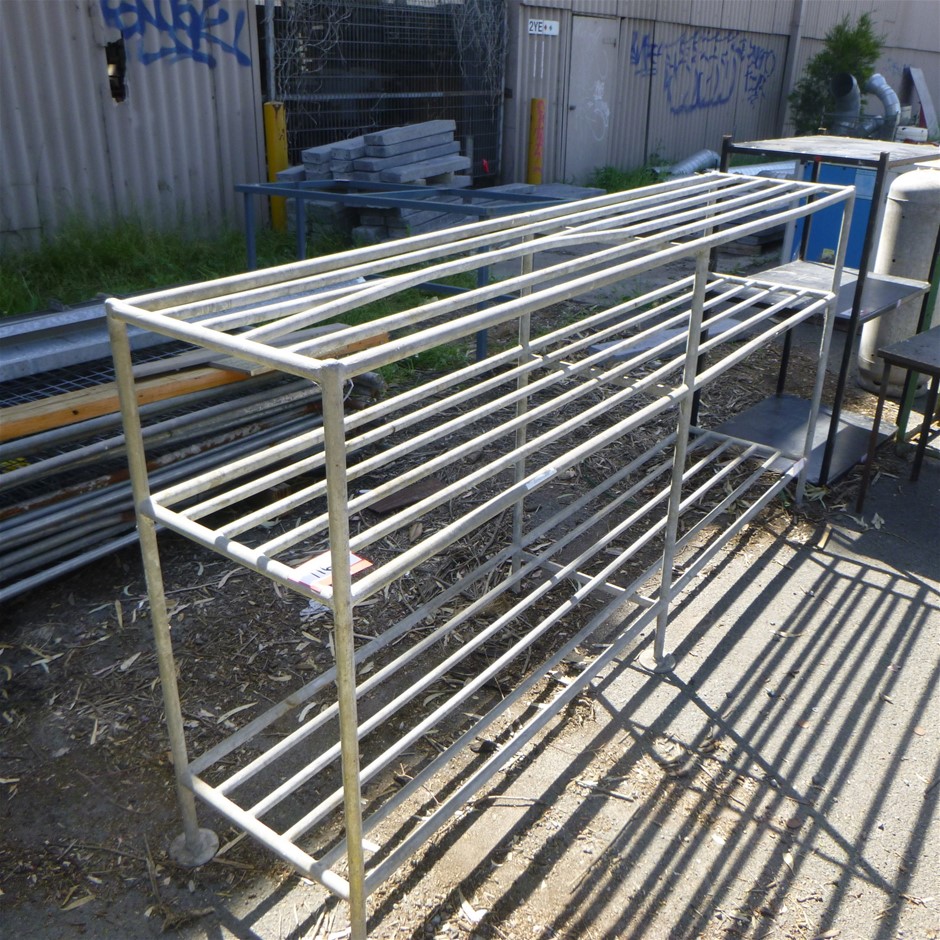 Galvanised tubular 30mm steel pipe rack Auction (0116-3030991) | Grays ...