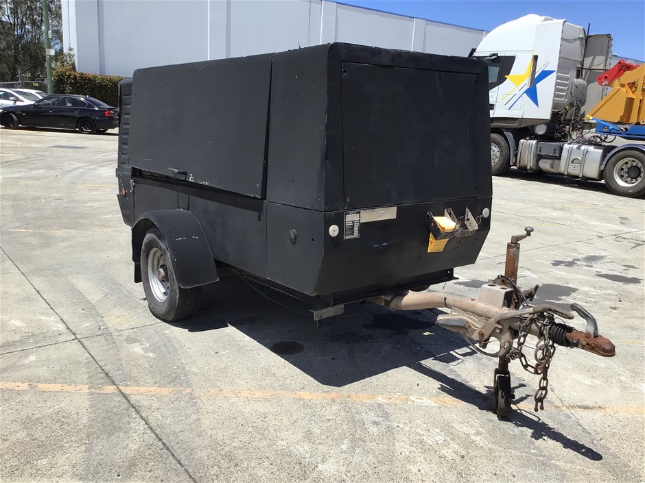 No Reserve: Compair DLT1302 Trailer Mounted Compressor