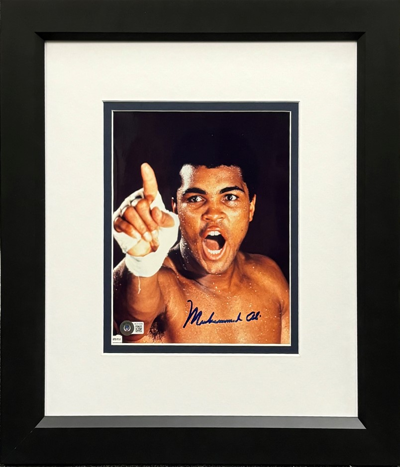HAND SIGNED MUHAMMAD ALI 10 X 8 PHOTO BECKETT AUTHENTICATED Auction ...