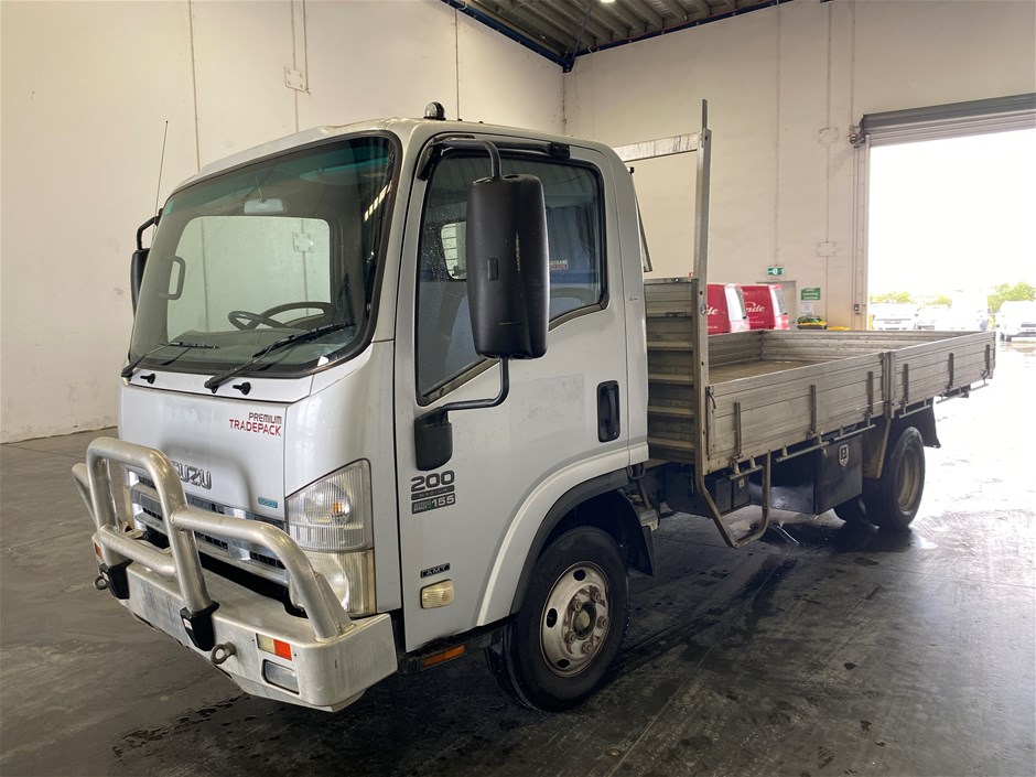 2013 Isuzu NPR SERIES 4 x 2 Tray Body Truck Auction (0005-7055130) | Grays Australia