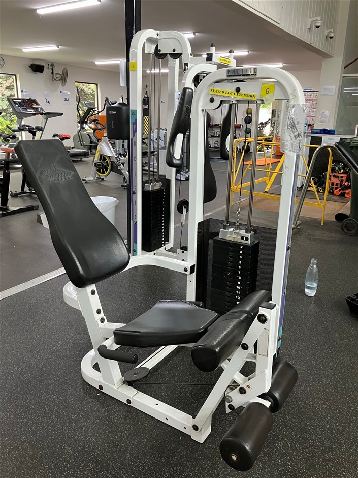 Pacific Fitness Seated Leg Extension Machine. Auction (0016-3031410 ...