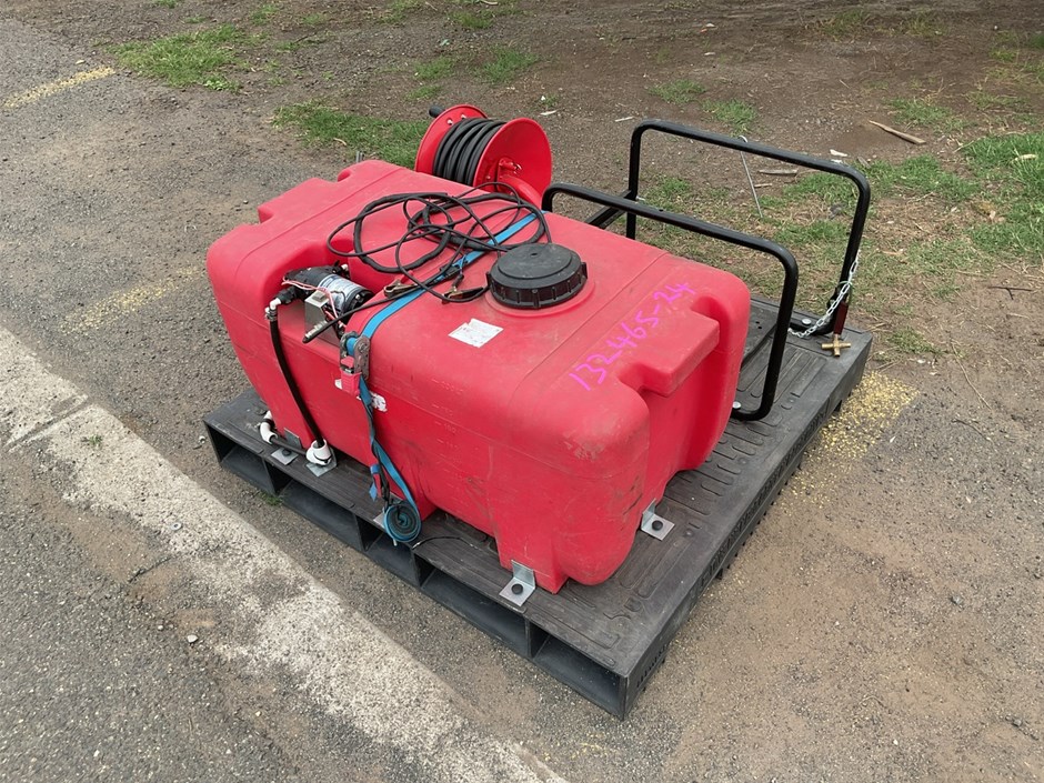 200 lt Silvan Water Tank with Pump Auction (0038-3032136) | Grays Australia