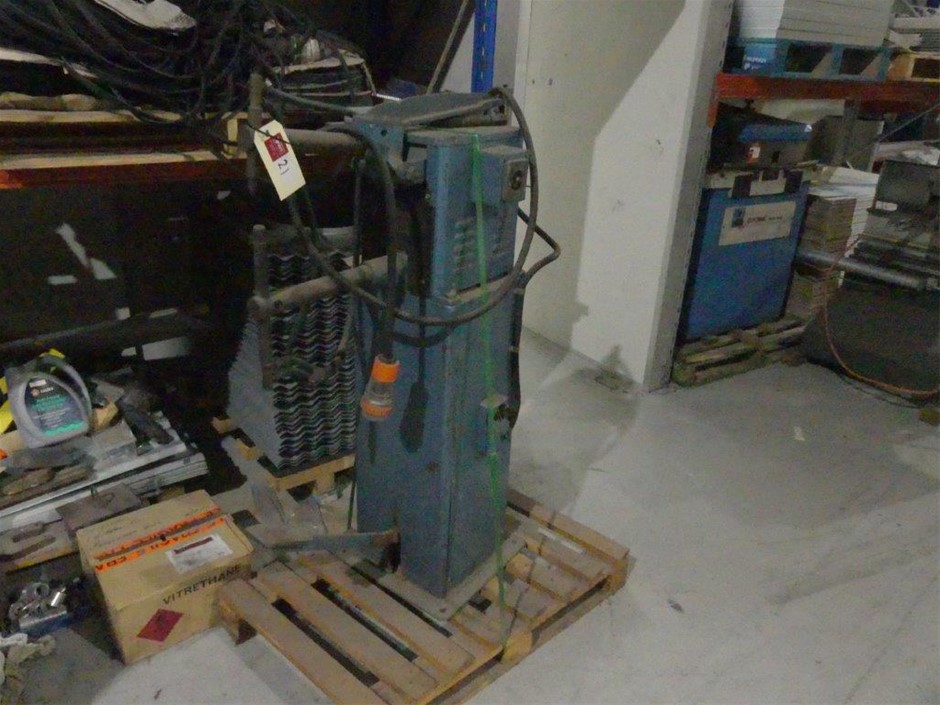 Aston Electrical Products B16S Spot Welding Machine Auction (0021 ...