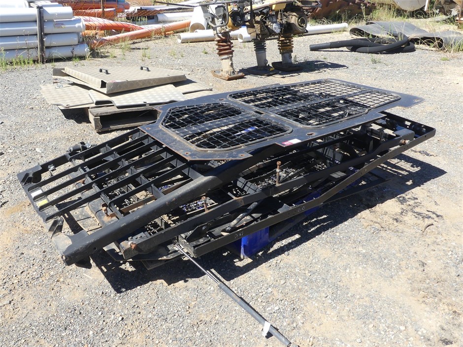 Front And Side Excavator Guards Auction (0111-5058817) | Grays Australia
