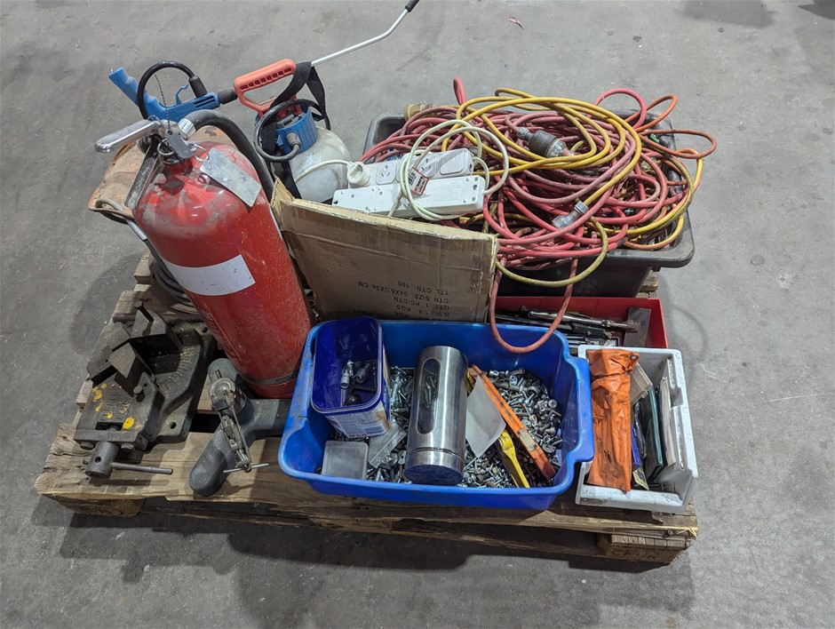 Mixed pallet Auction (0018-3031620) | Grays Australia