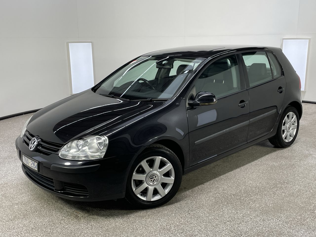 2005 Volkswagen Golf 2.0 FSI Comfortline A5 Manual Hatchback Auction ...