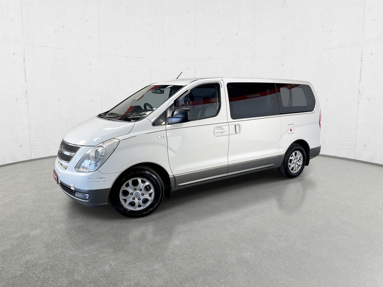 2009 Hyundai iMAX TQ Turbo Diesel Automatic 8 Seats People Mover ...